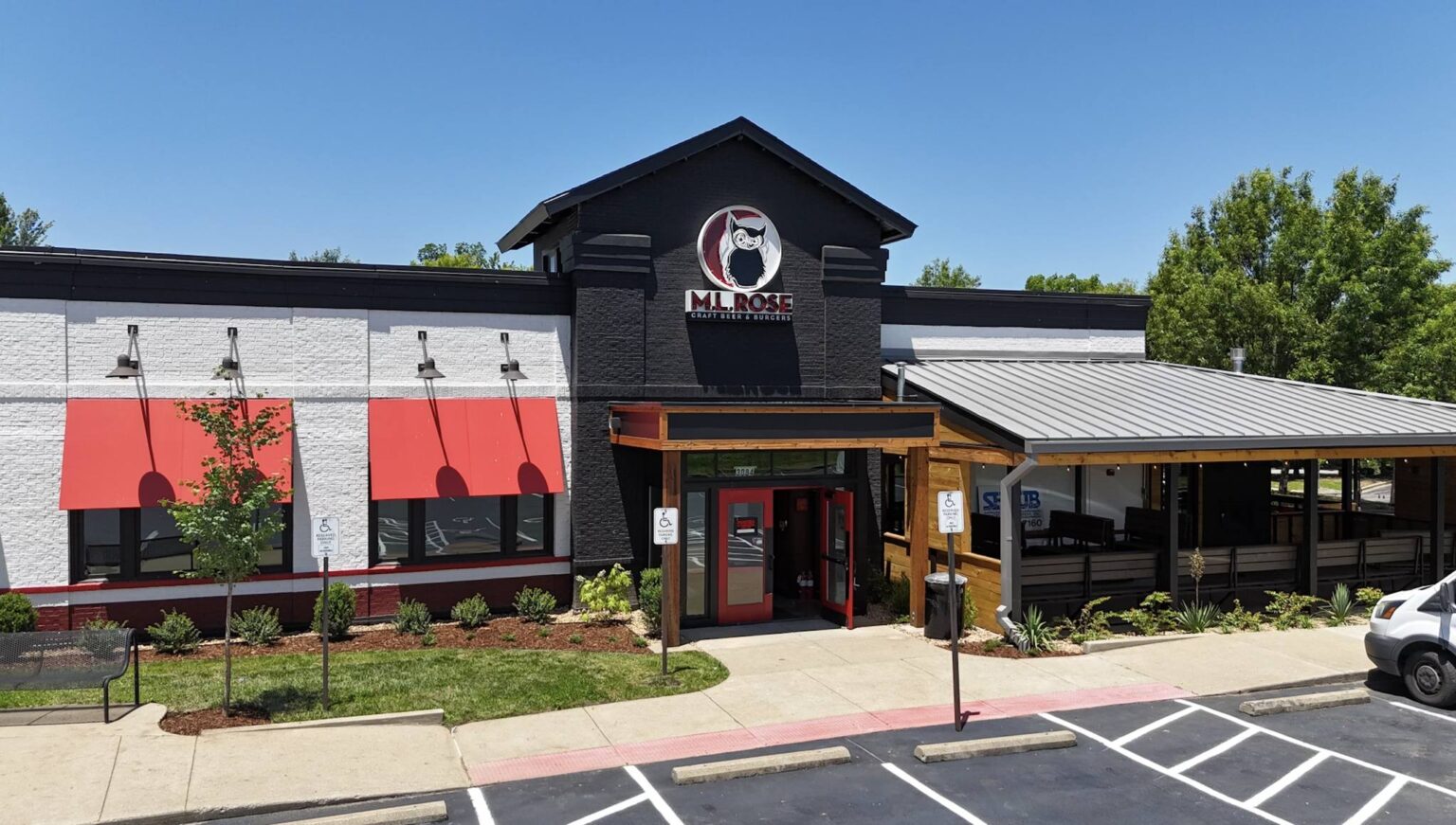M.L.Rose Melrose | Neighborhood Pub on 8th Avenue